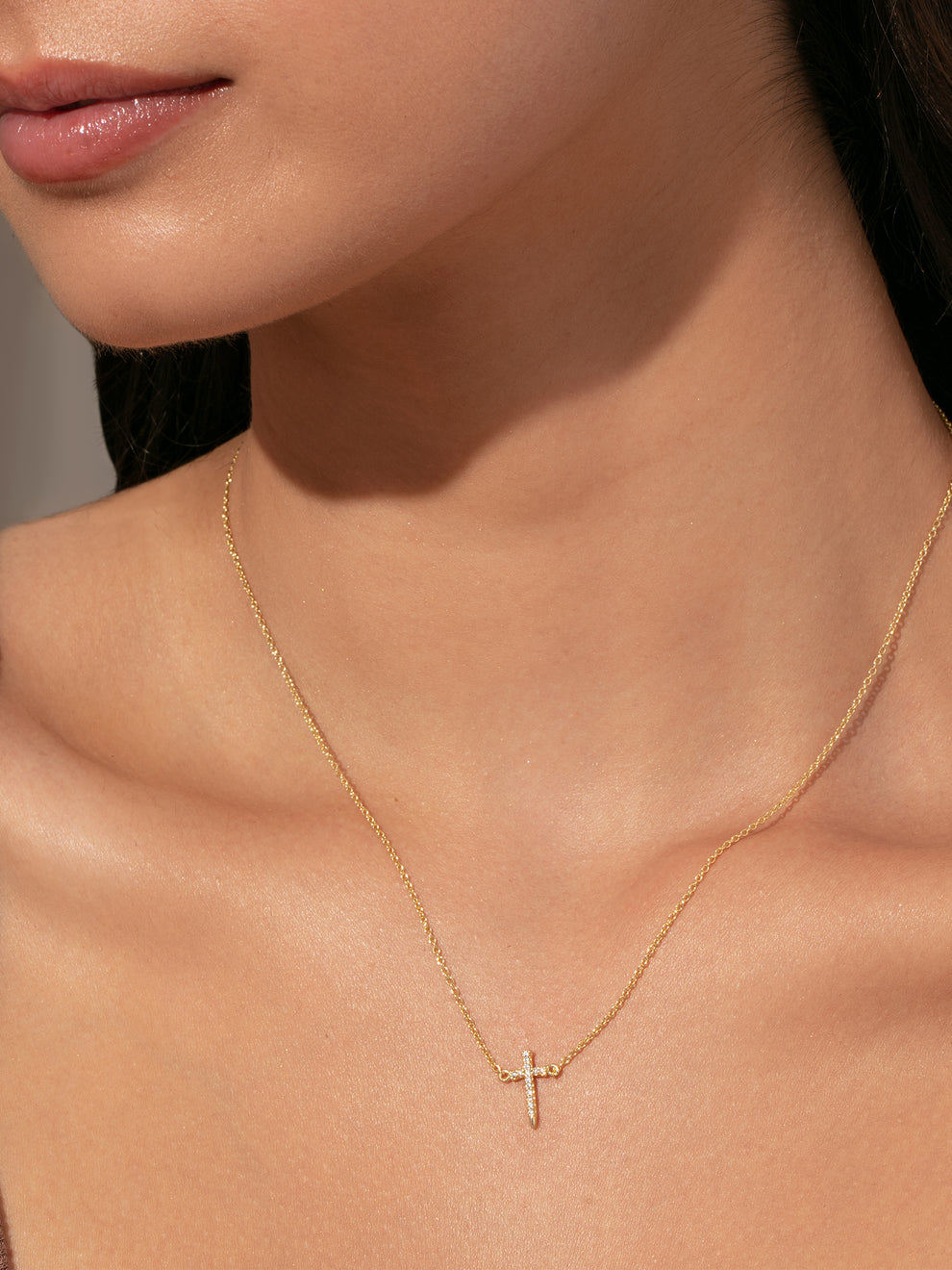 Simple Cross Chain Pendant Necklace in Gold | Uncommon James