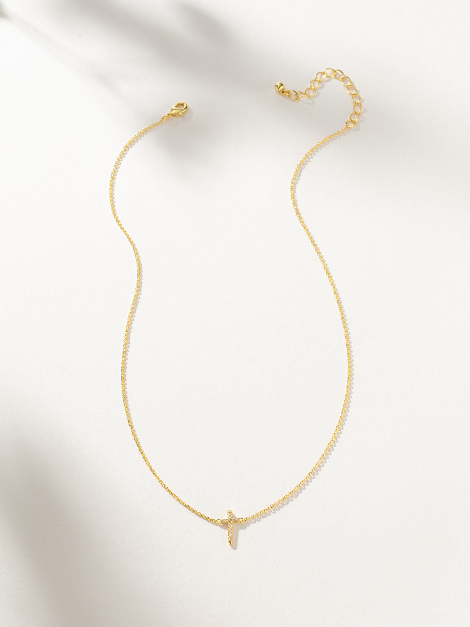 Simple Cross Chain Pendant Necklace in Gold | Uncommon James