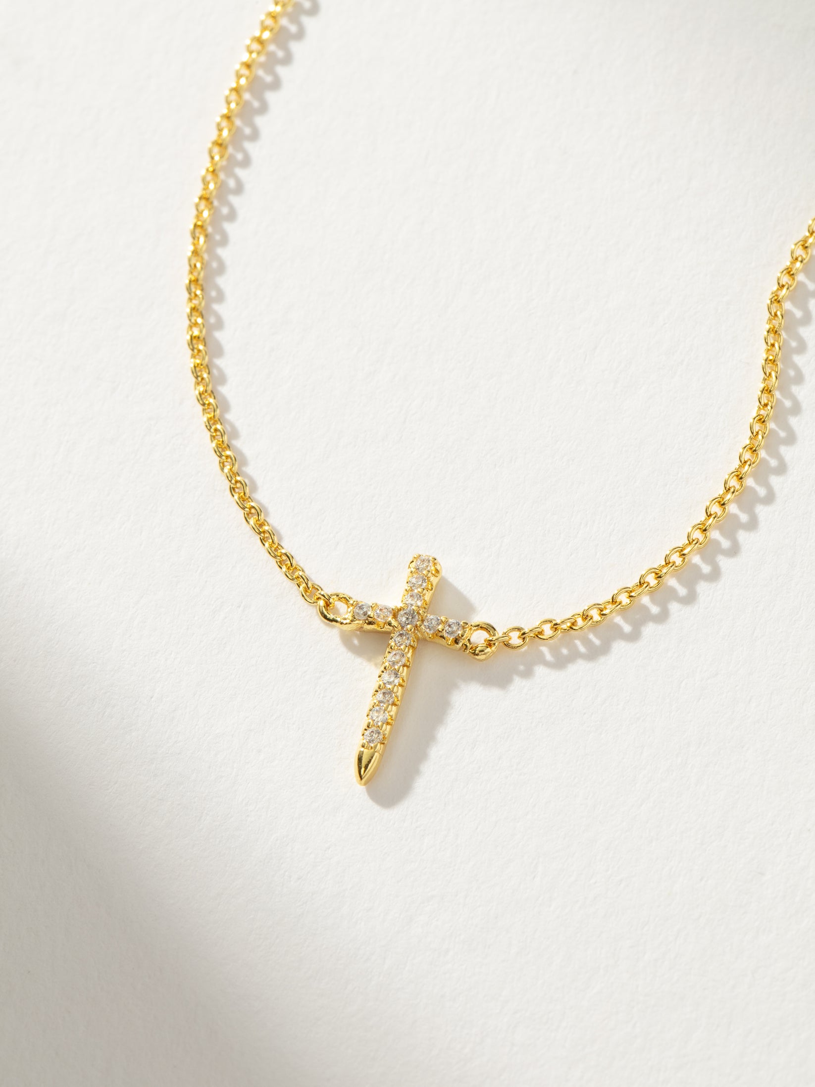 Simple Cross Chain Pendant Necklace in Gold | Uncommon James