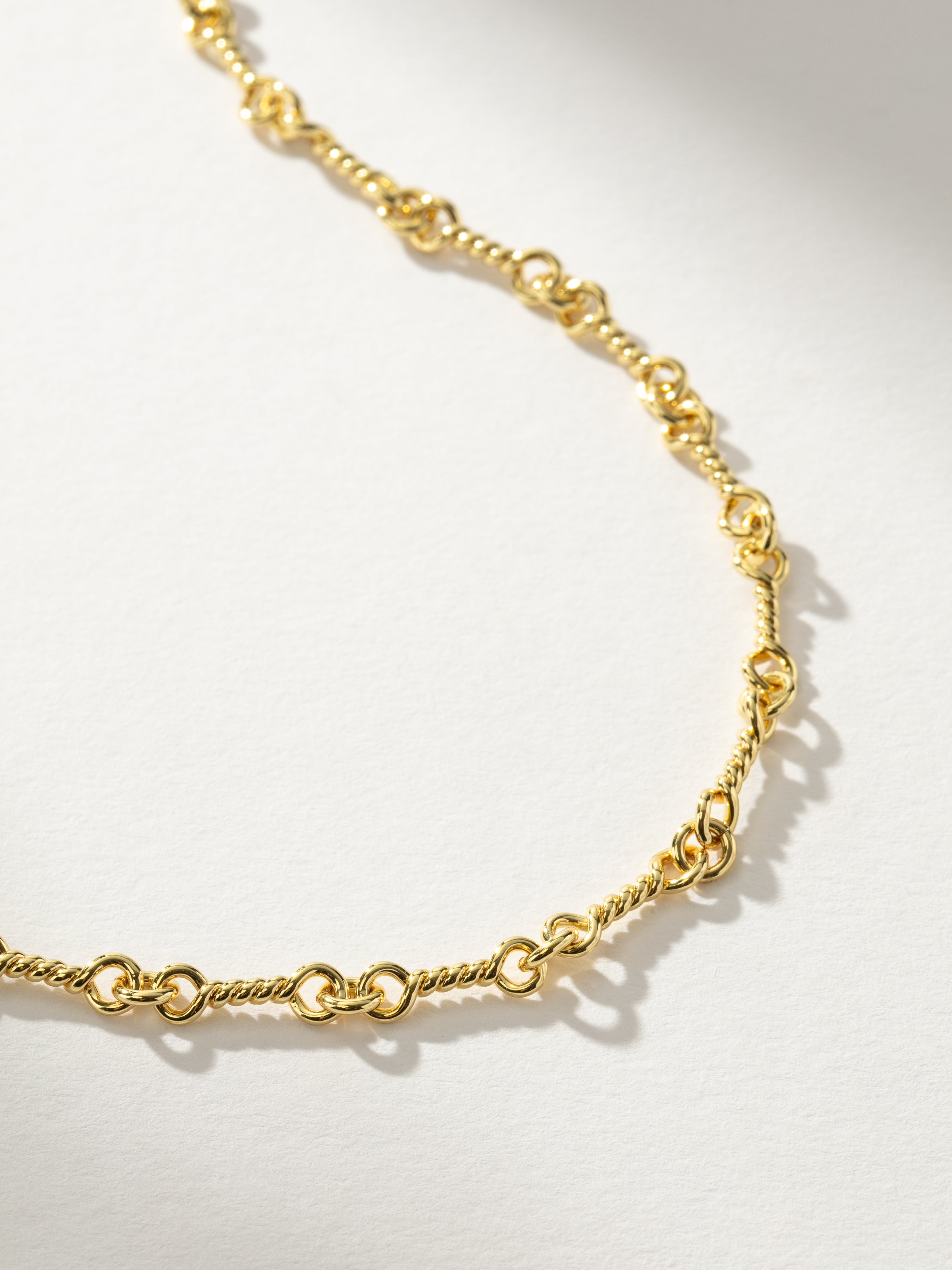 Break Free Chain Necklace in Gold | Uncommon James
